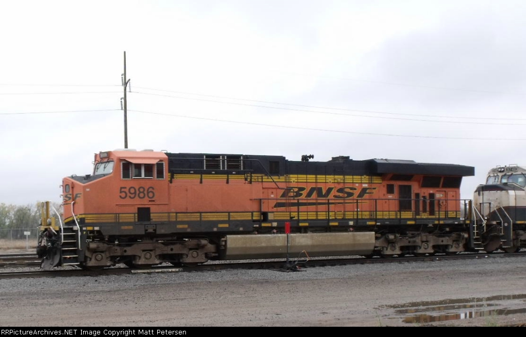 BNSF 5986